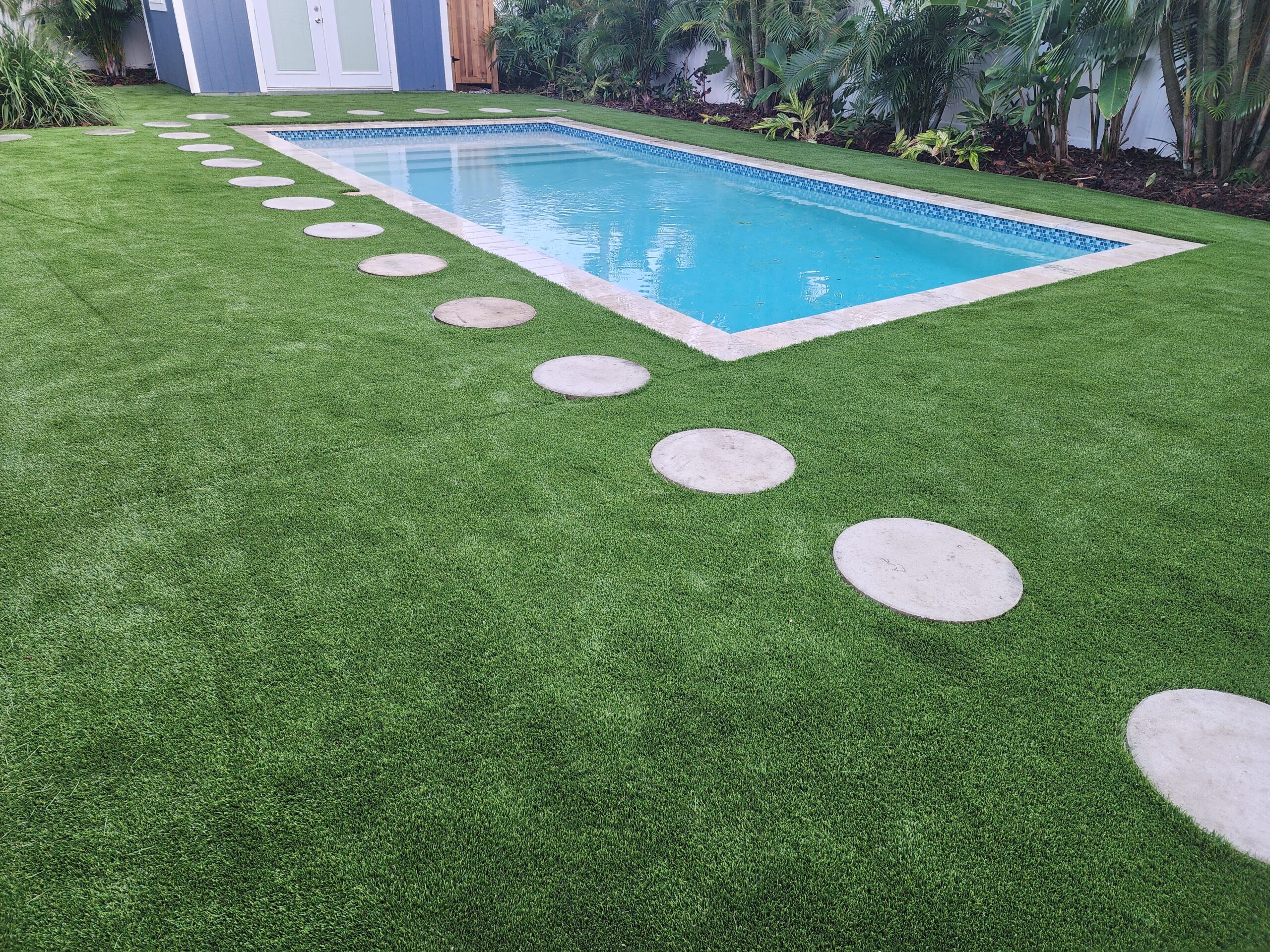 Pool Area Turf Installation | Artificial Grass and Synthetic Turf ...